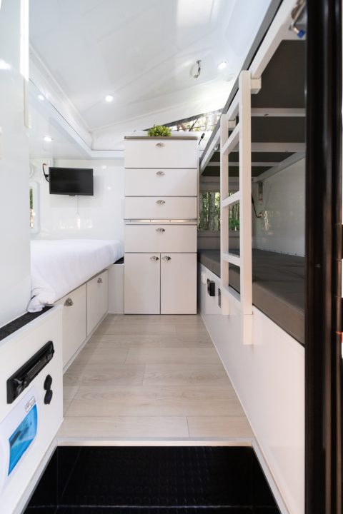 C3 Hybrid | Modcon RV